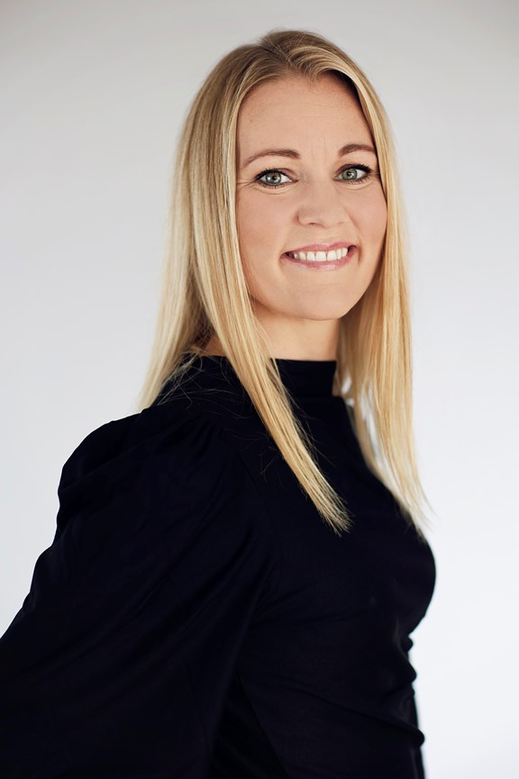 Maria Radoor • Maria Radoor